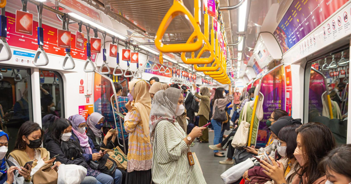 Jumlah Penumpang MRT Jakarta Tembus 19,7 Juta Orang Sepanjang 2022, Jauh Lampaui Target dan ...