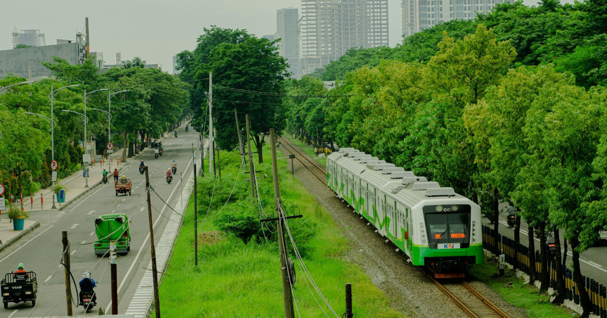 Melihat Volume Pengguna Commuter Line Pada Iduladha 2024 - GoodStats