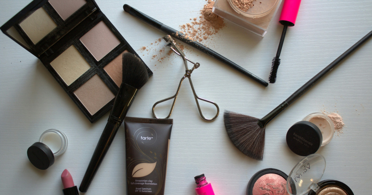 Hybrid Makeup Trending, Pengguna Makeup Indonesia Pakai Kurang dari 5 ...