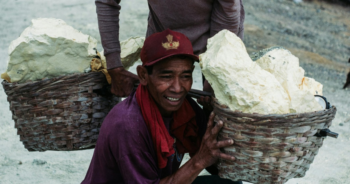 Rata-Rata Upah Buruh Indonesia Februari 2025, Sektor Mana Paling Tinggi ...