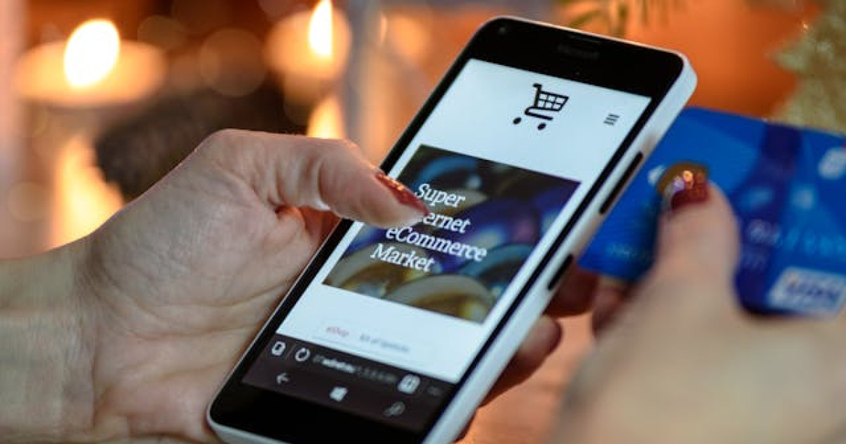Jumlah Kunjungan ke Situs E-Commerce Indonesia Melemah - GoodStats